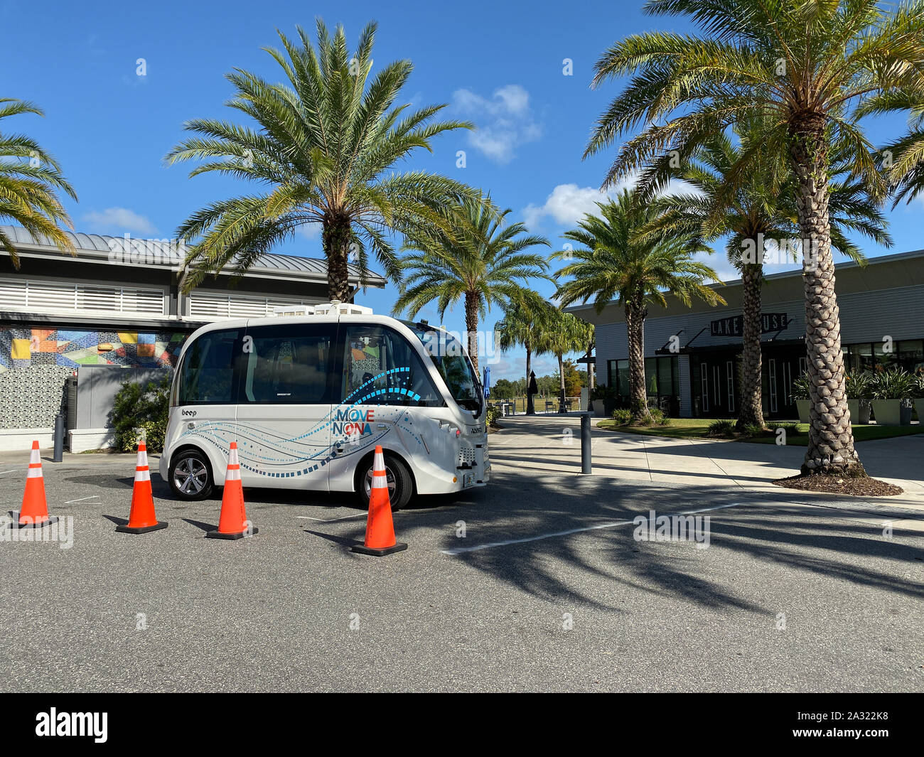 Orlando, FL/USA-10/4/19: An autonomous vehicle called Beep at a shuttle ...