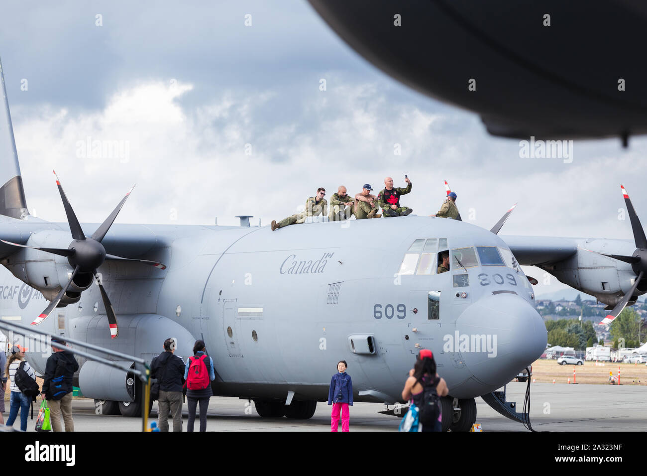 Military personnel hi-res stock photography and images - Alamy