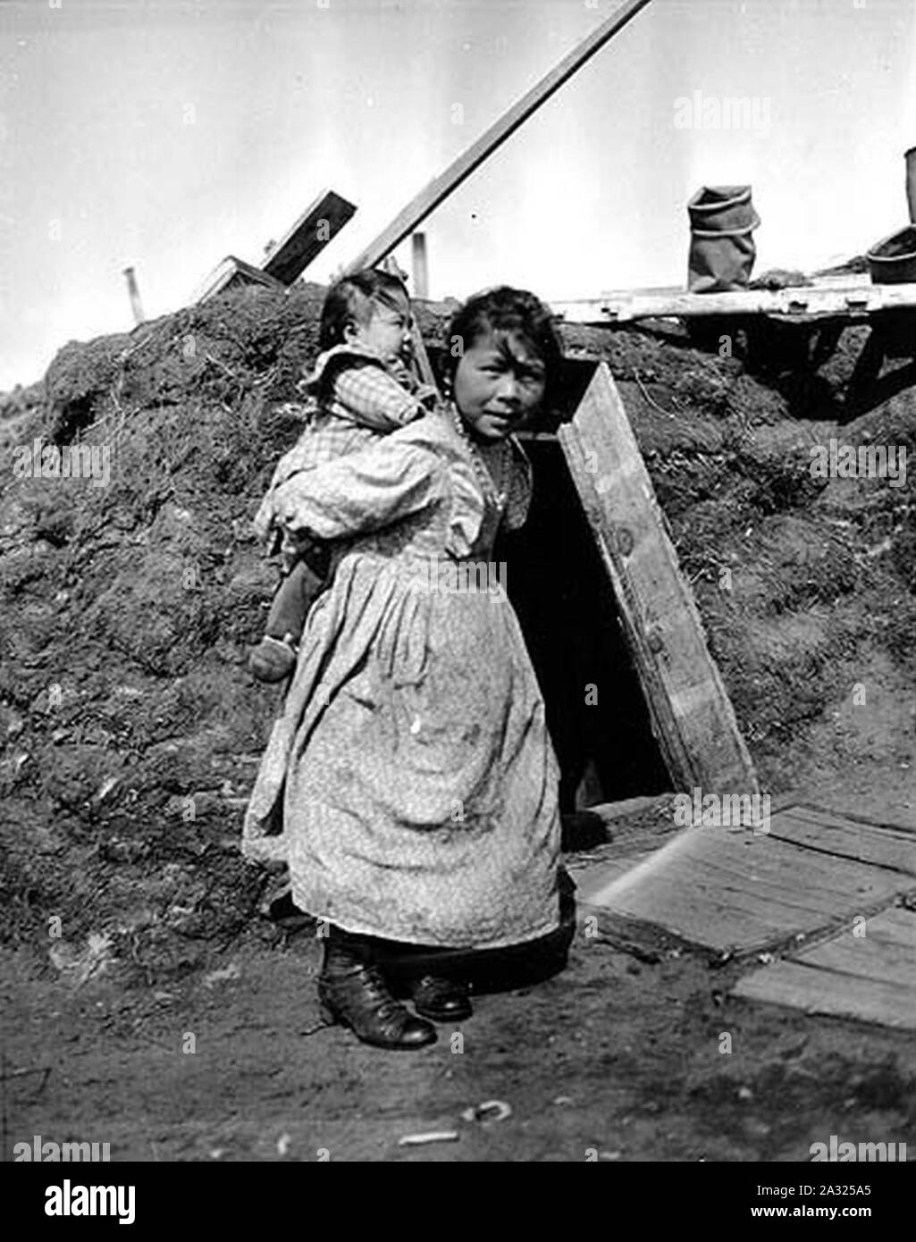 Alaska eskimo children hi-res stock photography and images - Alamy
