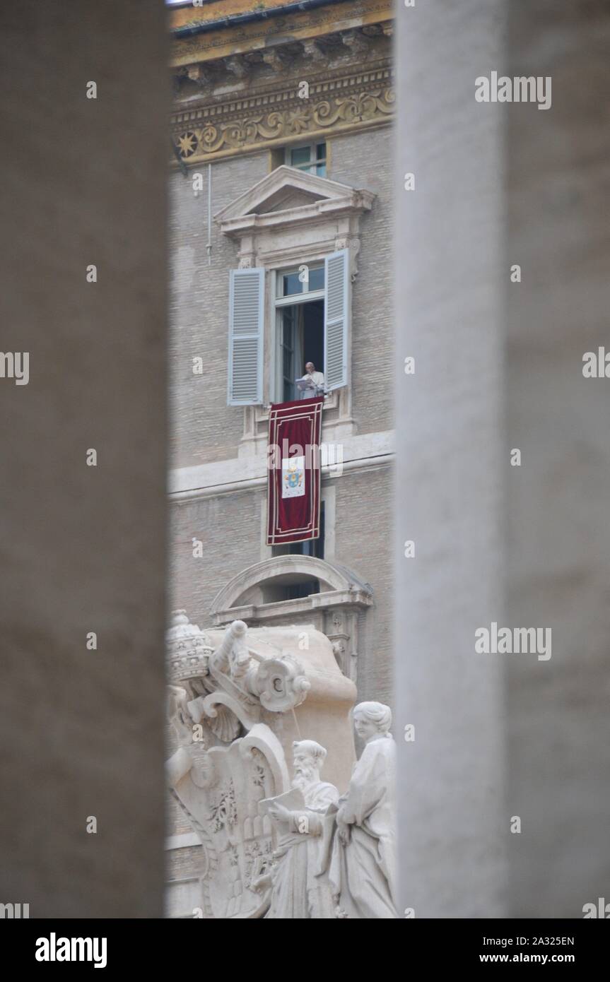 Pope francis 2013 mass hi-res stock photography and images - Alamy