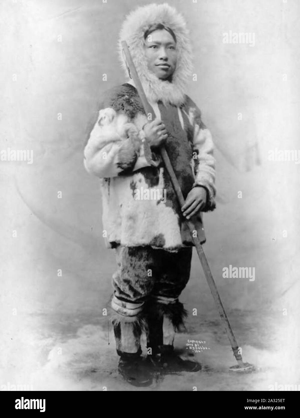 Eskimo man with spear, Alaska, 1903 (AL CA 4909 Stock Photo - Alamy