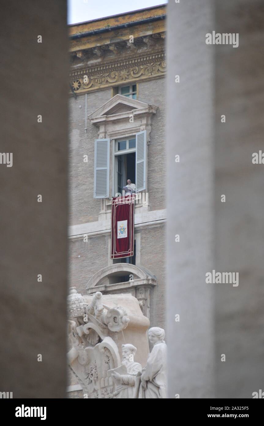 Pope francis 2013 mass hi-res stock photography and images - Alamy