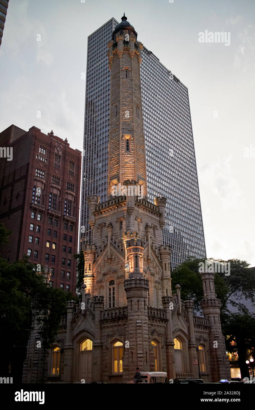 Old chicago water tower hi-res stock photography and images - Alamy