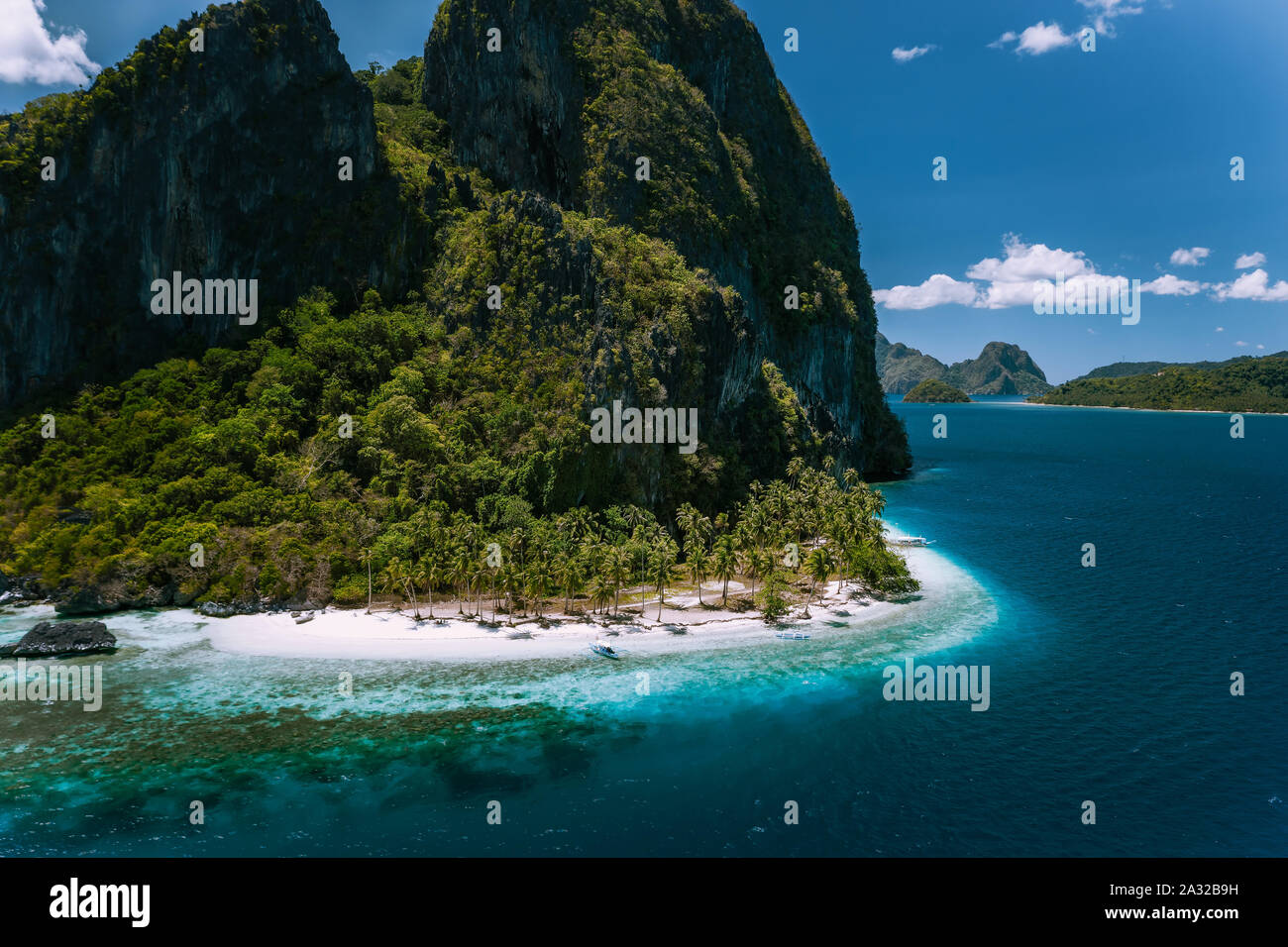 El Nido, Palawan, Philippines. Aerial view of surreal Pinagbuyutan ...