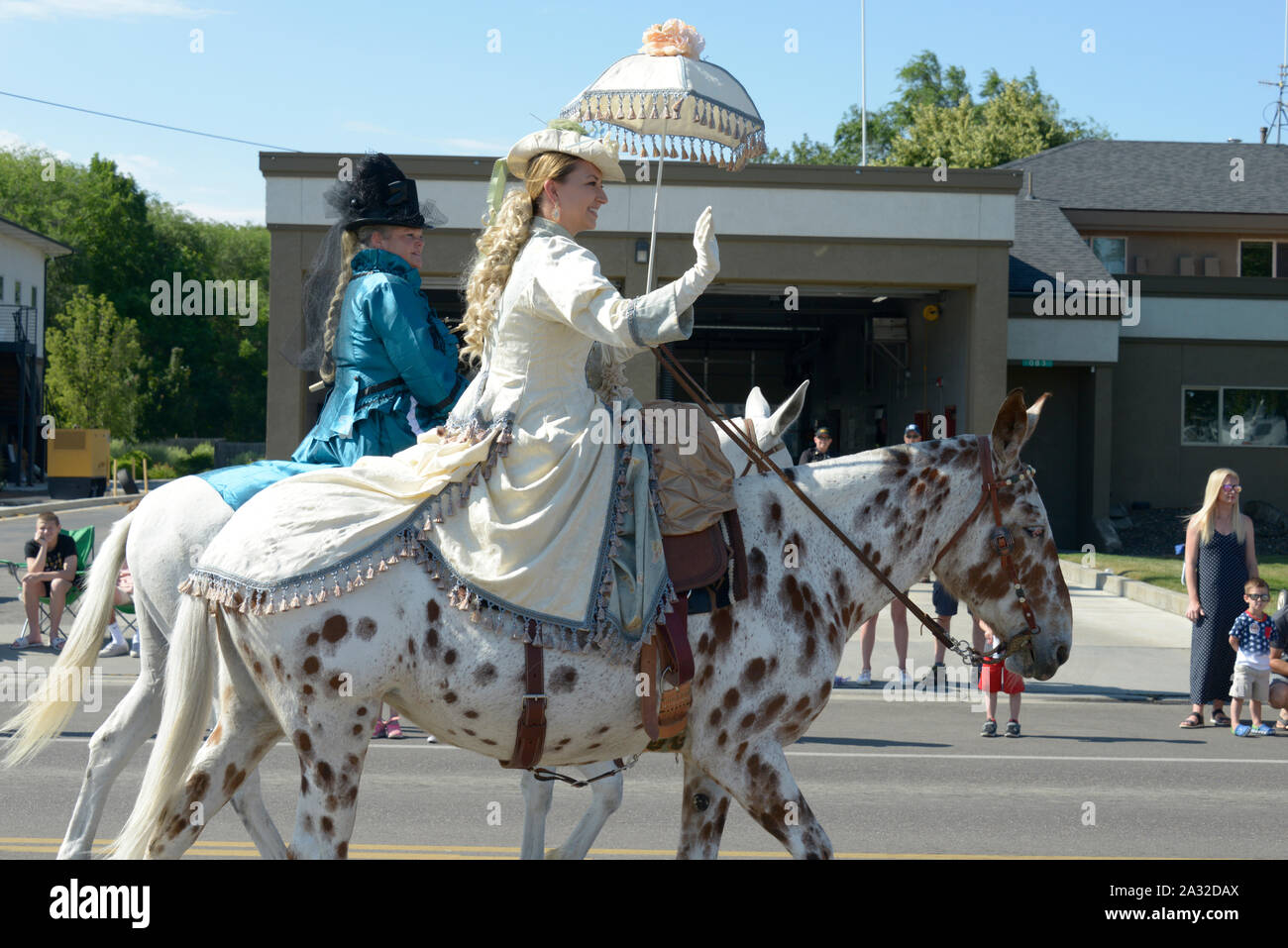 Mules, Horses, Horseback Riders, American flags, July 4, Independence ...