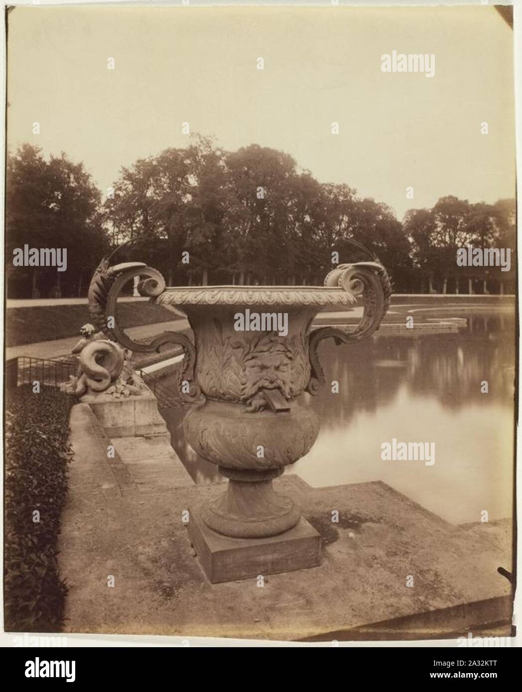 Neptune vase hi-res stock photography and images - Alamy