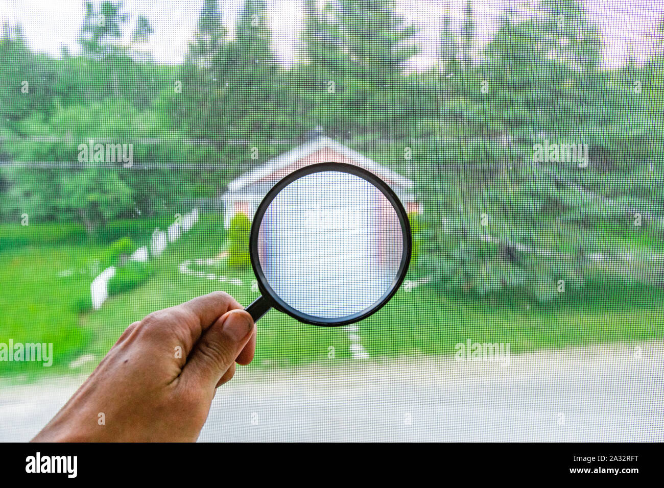 Blurry magnifying glass hi-res stock photography and images - Alamy