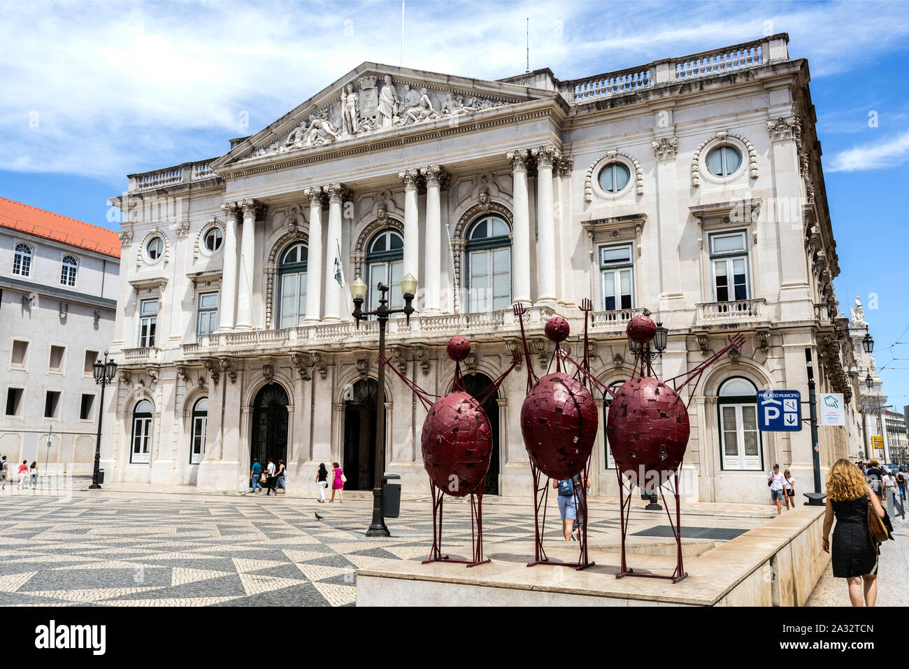 The City Hall neoclassical building featuring sculptures on the ...