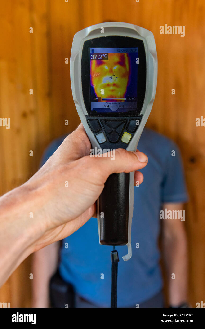 Thermal imaging face hi-res stock photography and images - Alamy