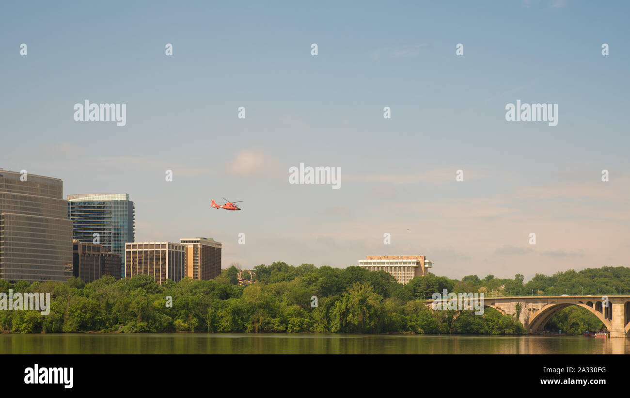 Dc helicopter tour hi-res stock photography and images - Alamy