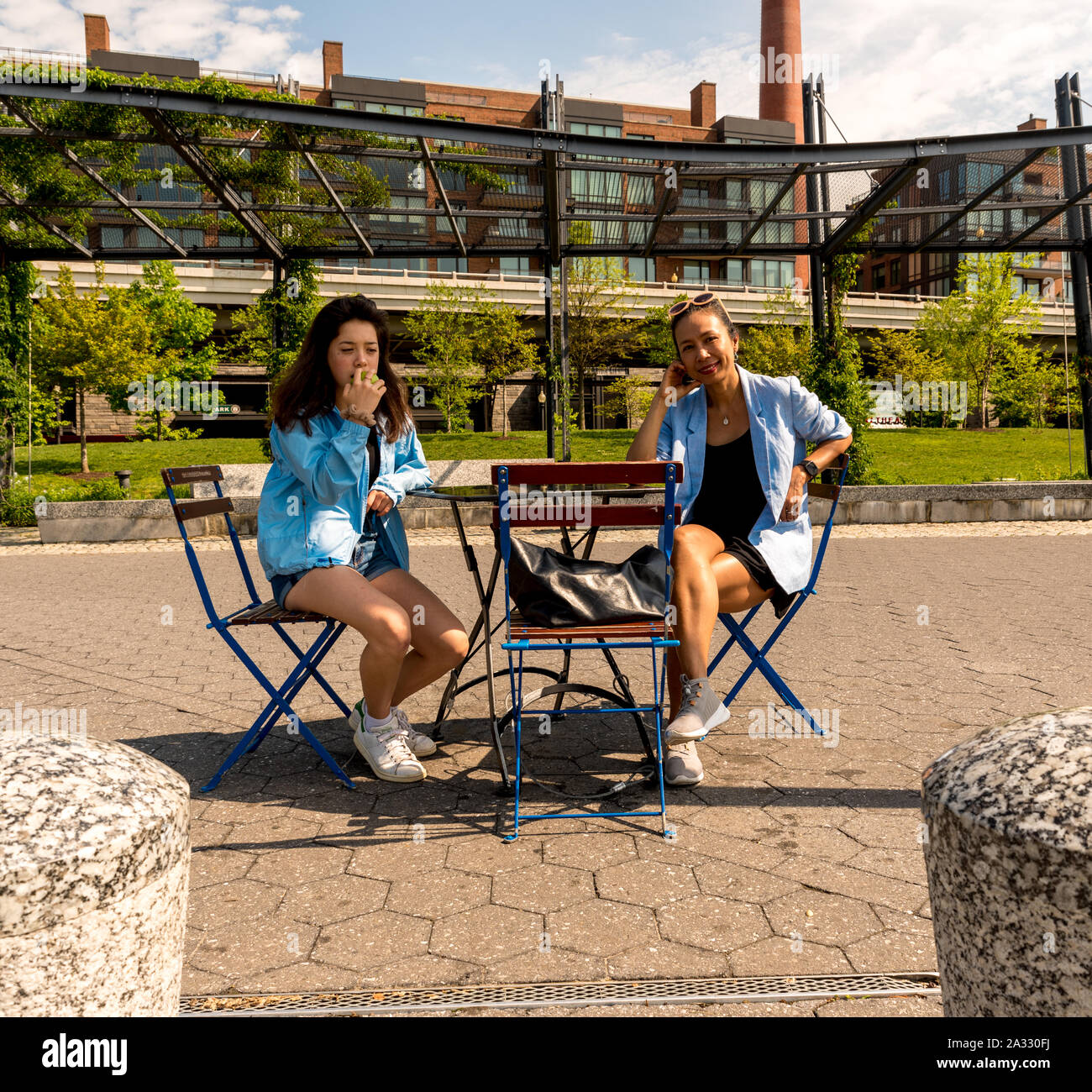 Teen girl talking with mother hi-res stock photography and images - Alamy