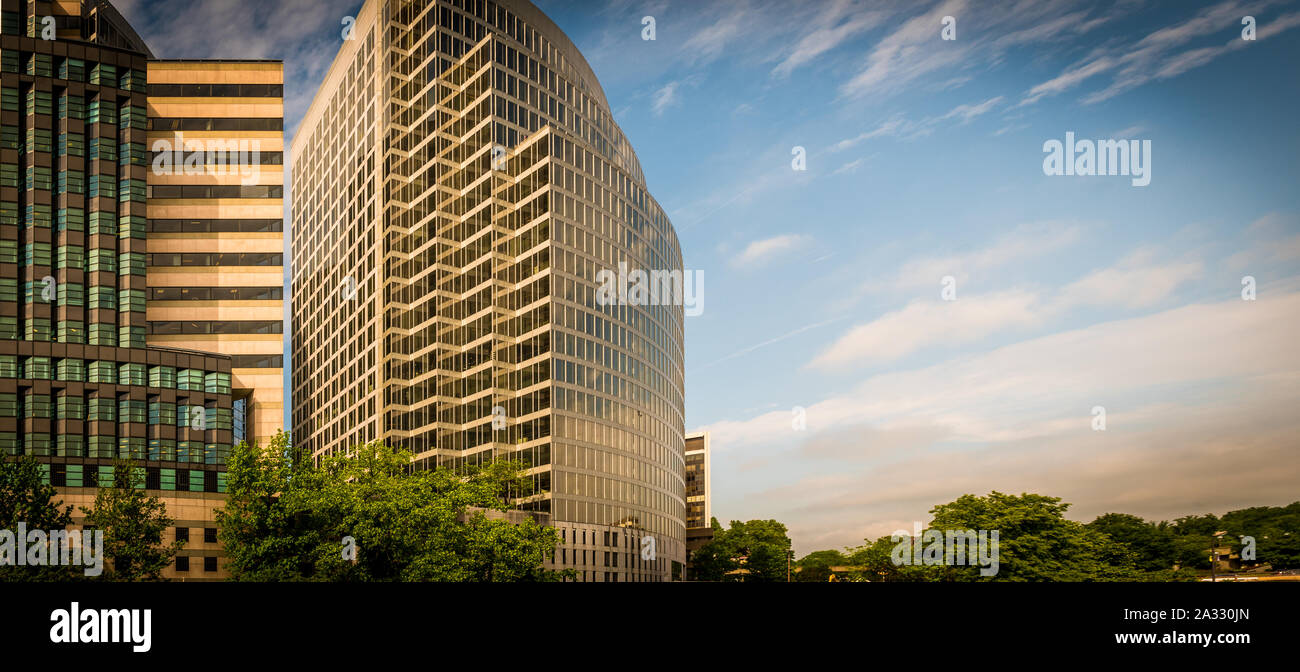 Office buildings modern architecture hi-res stock photography and ...