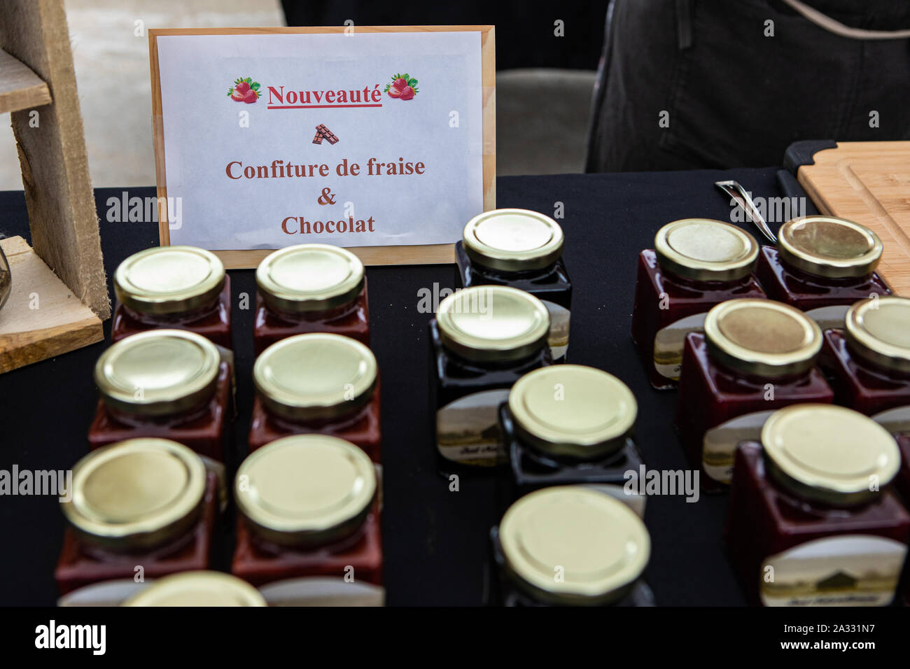 Jam jars display market hi-res stock photography and images - Alamy