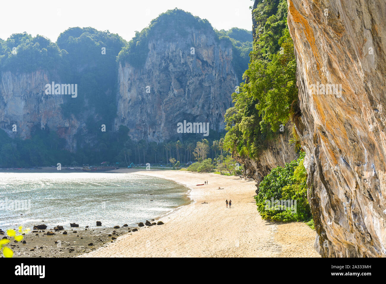 Ton sai bay hi-res stock photography and images - Alamy