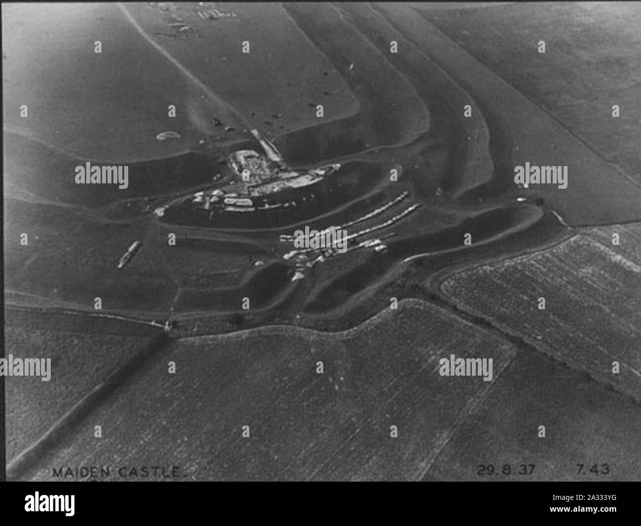 Excavation of Maiden Castle's east entrance 1937 Stock Photo - Alamy