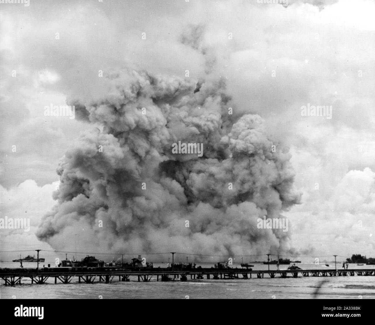 Explosion of USS Mount Hood (AE-11) at Seeadler Harbor on 10 November ...