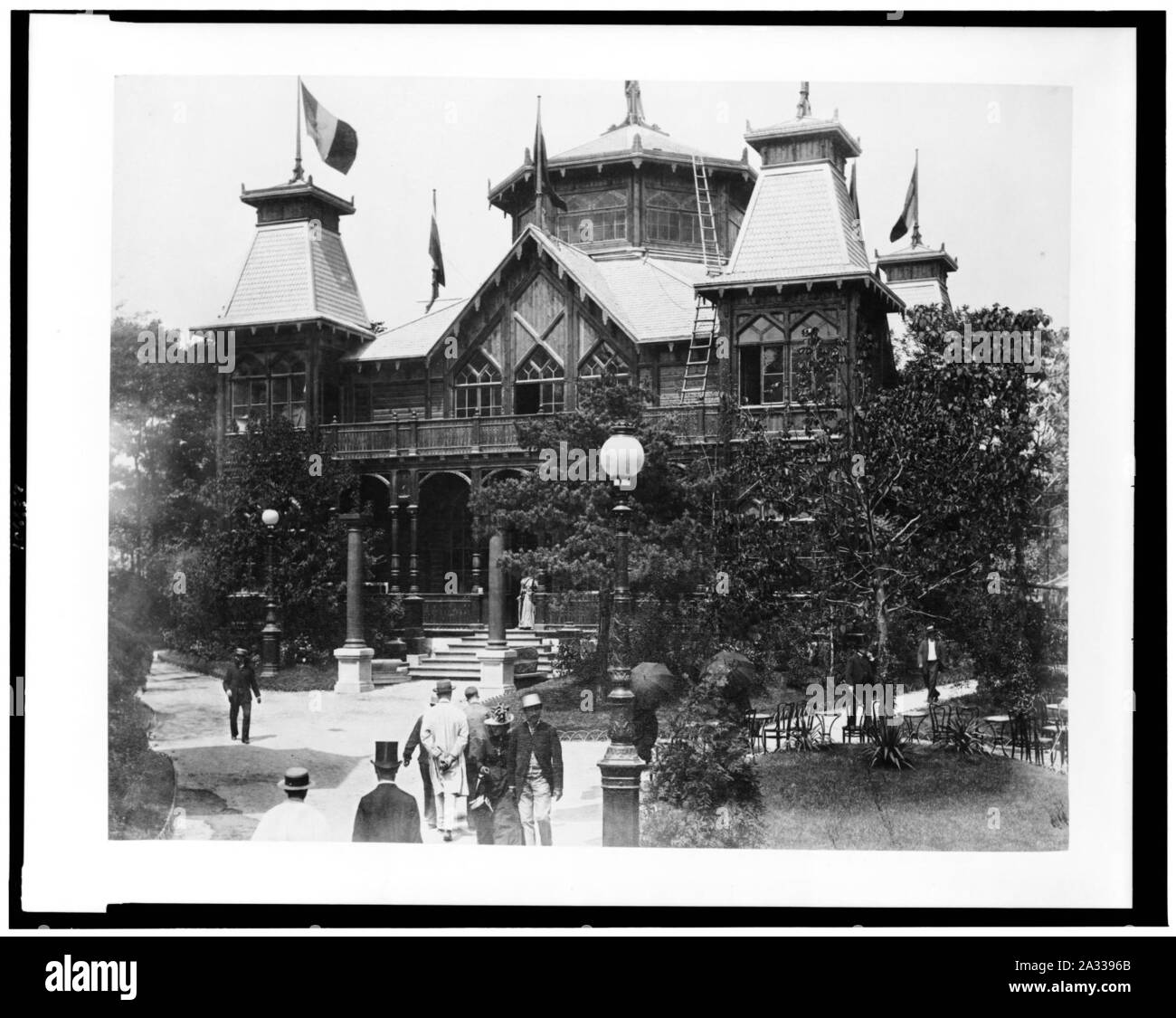 Classical building paris Cut Out Stock Images & Pictures - Alamy