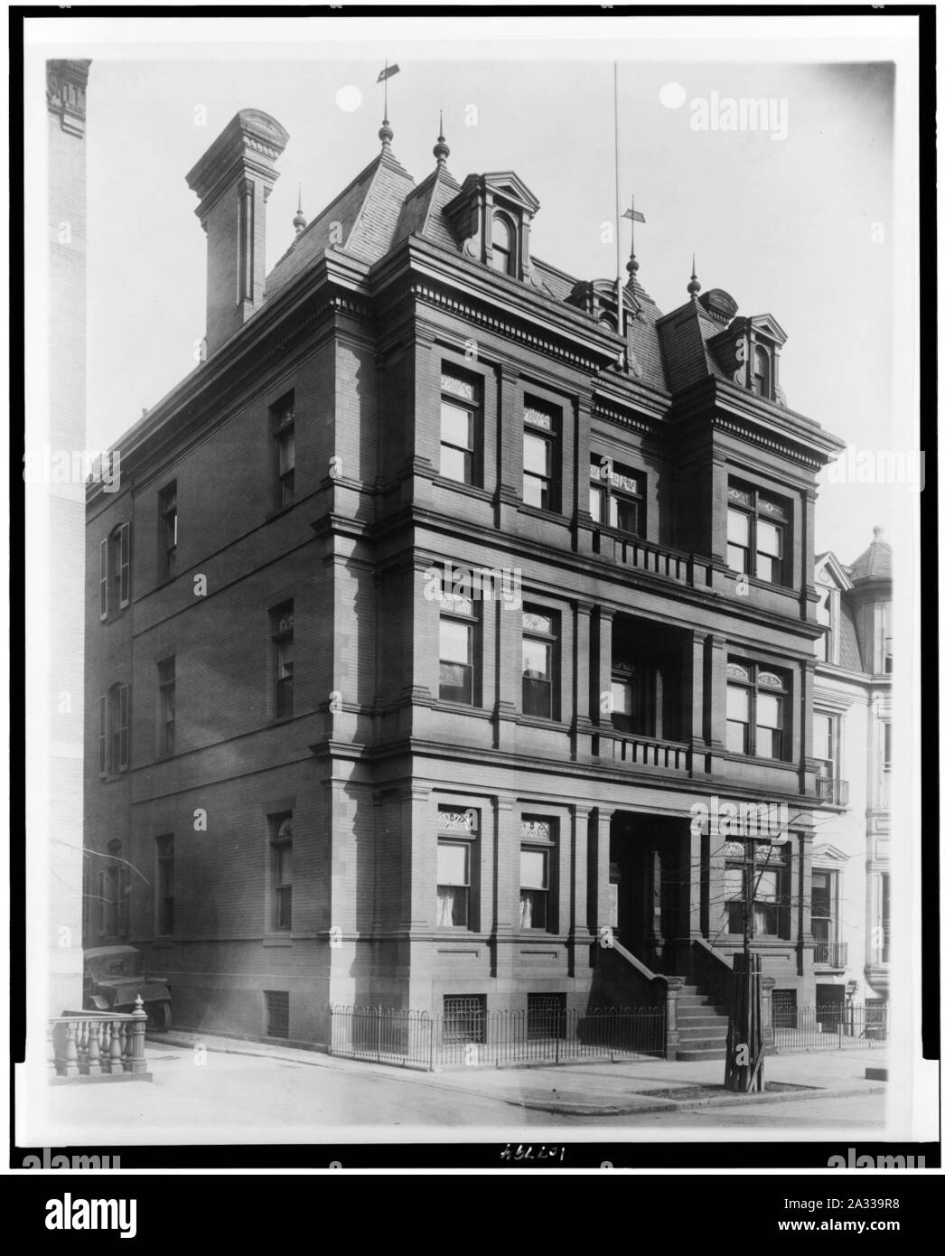 Historical mexican embassy hi-res stock photography and images - Alamy