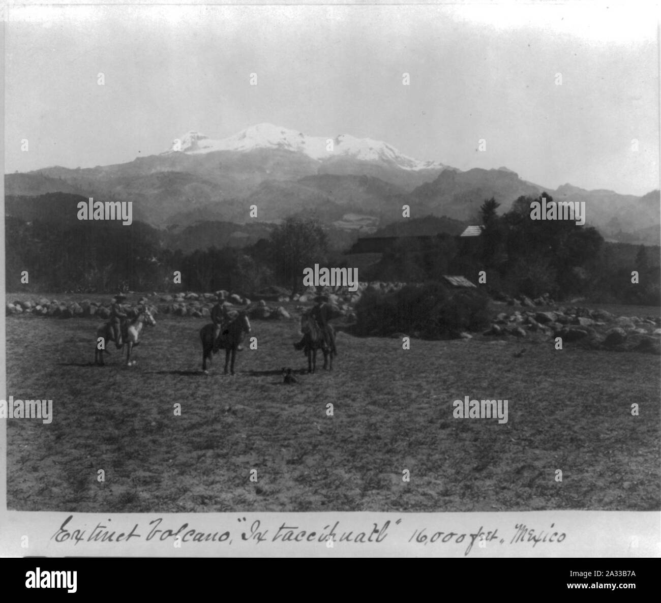Extinct volcano, ‘Ixtaccihuatl,‘ 16,000 feet, Mexico Stock Photo - Alamy