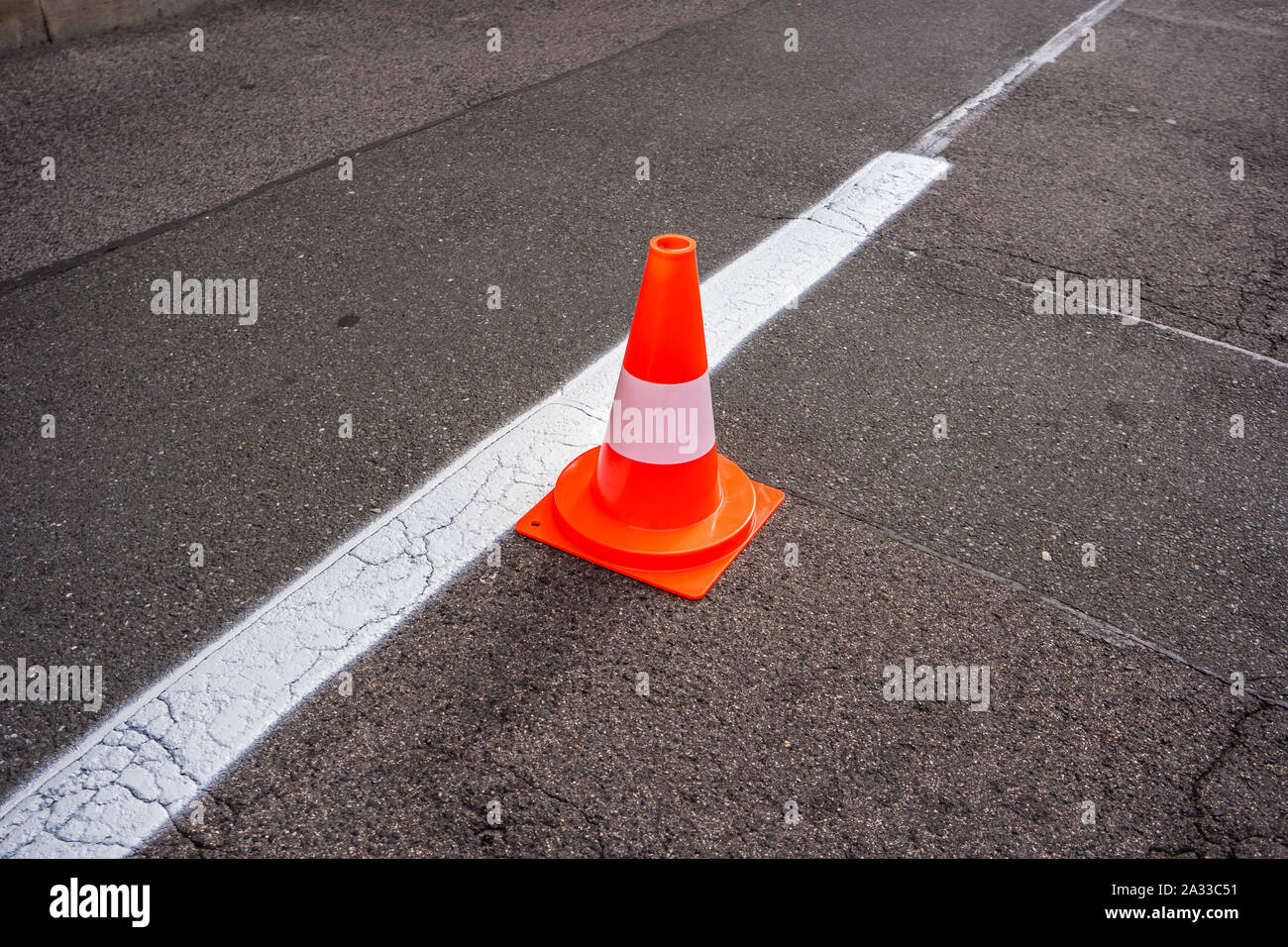 fresh road marking asphalt Stock Photo - Alamy