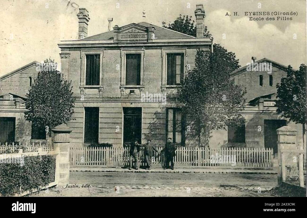 Ecole filles hi-res stock photography and images - Alamy