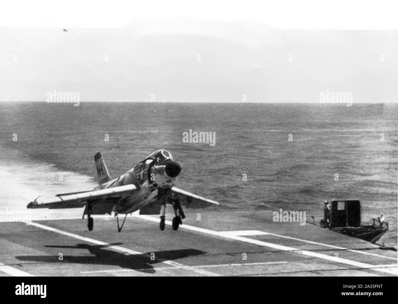 Uss shangri la hi-res stock photography and images - Alamy