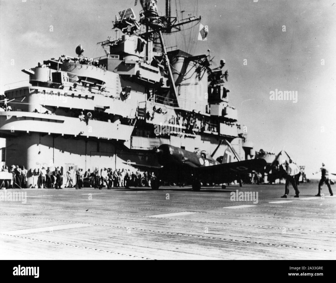Uss tarawa hi-res stock photography and images - Alamy