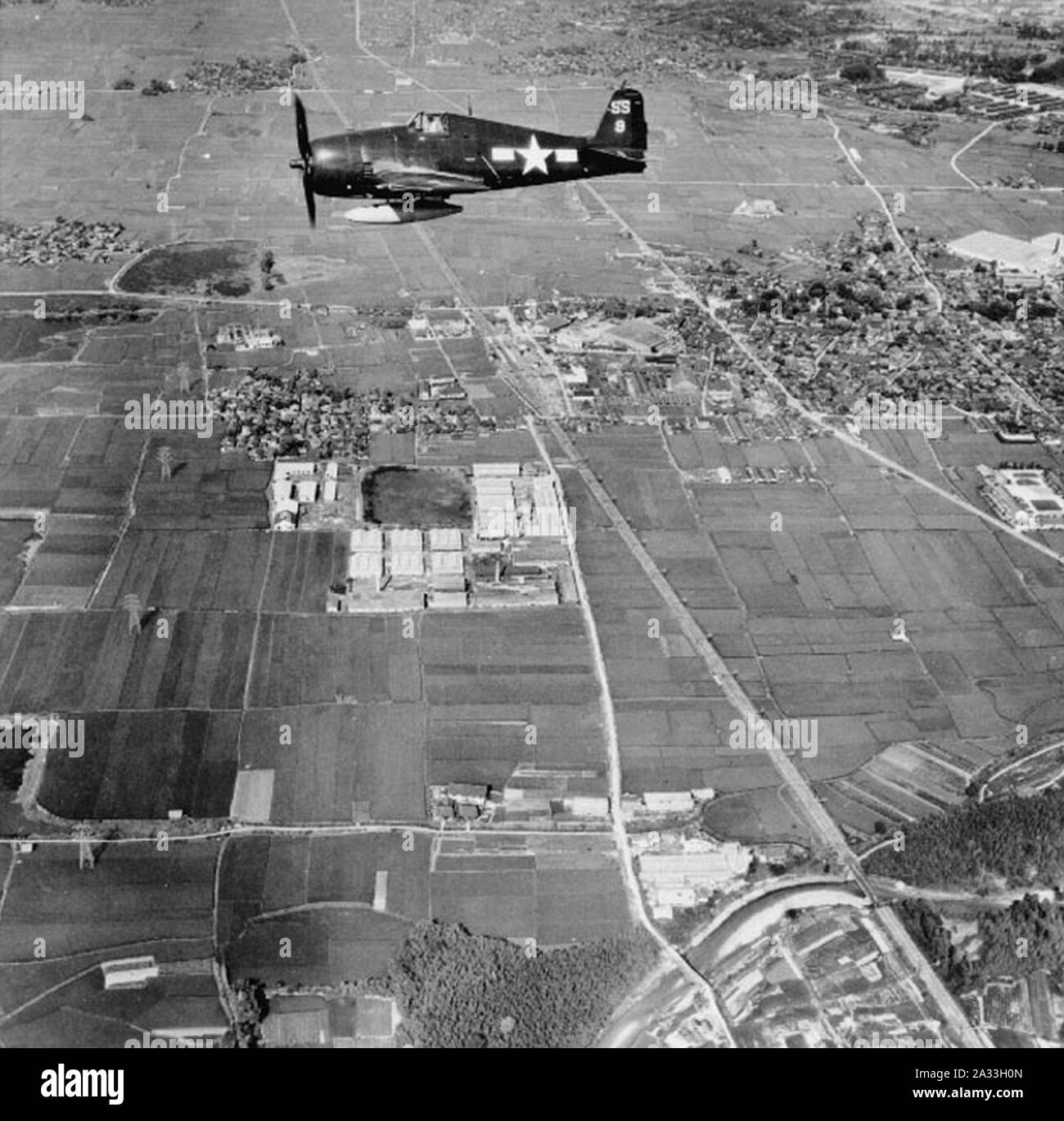 F6F-5N of VF(N)-91 over Japan in September 1945 Stock Photo - Alamy