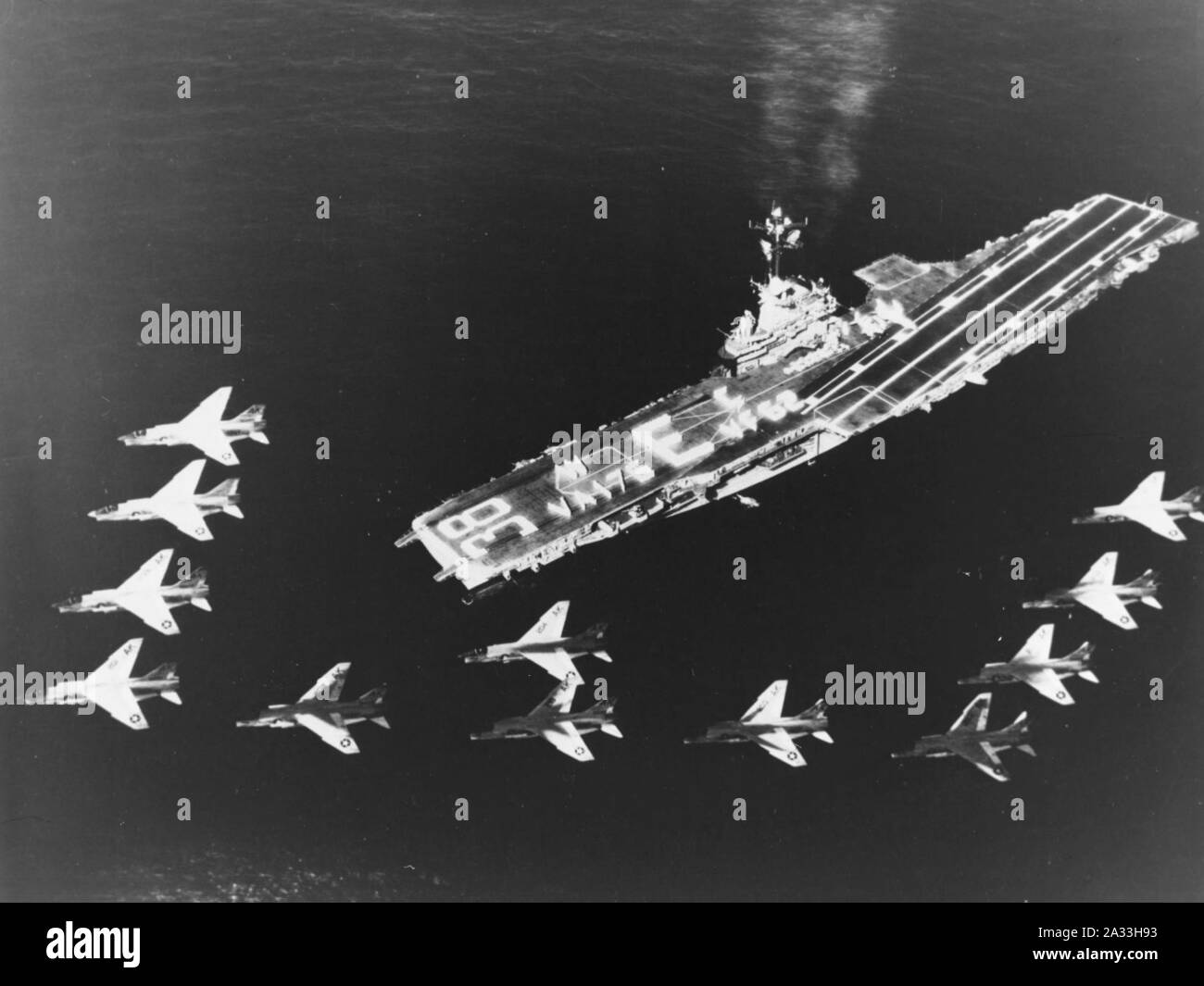 Uss shangri la hi-res stock photography and images - Alamy