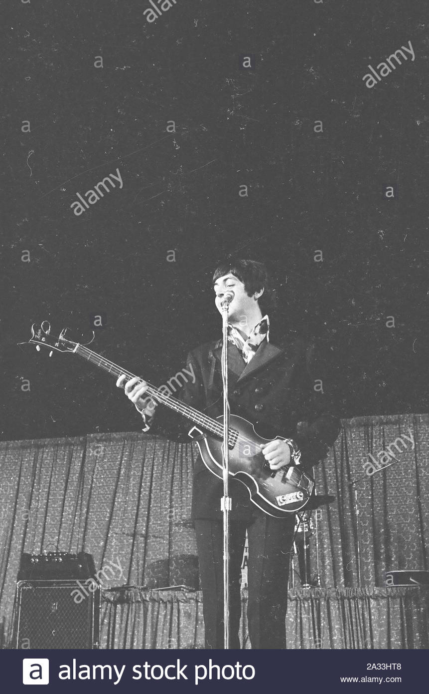 Beatles She Loves You High Resolution Stock Photography and Images - Alamy