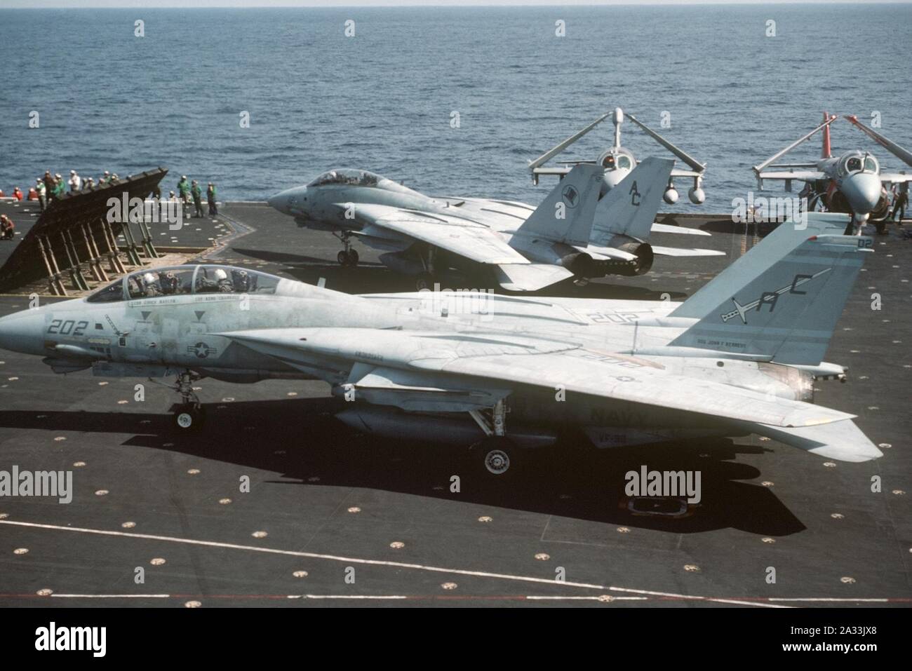 F 14 vf 32 hi-res stock photography and images - Alamy