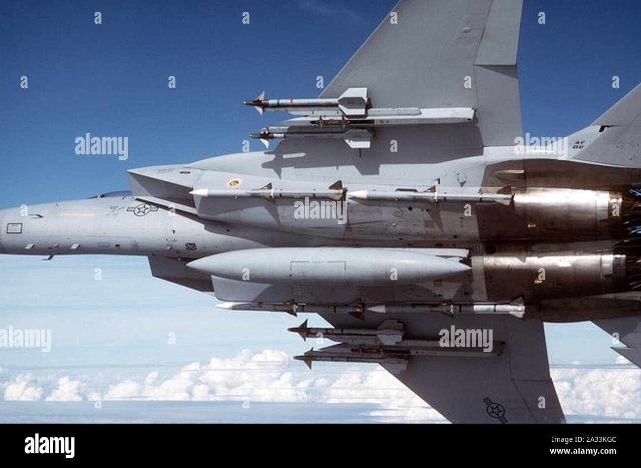 F-15C AIM-9 AIM-120 m02006120700063 Stock Photo - Alamy
