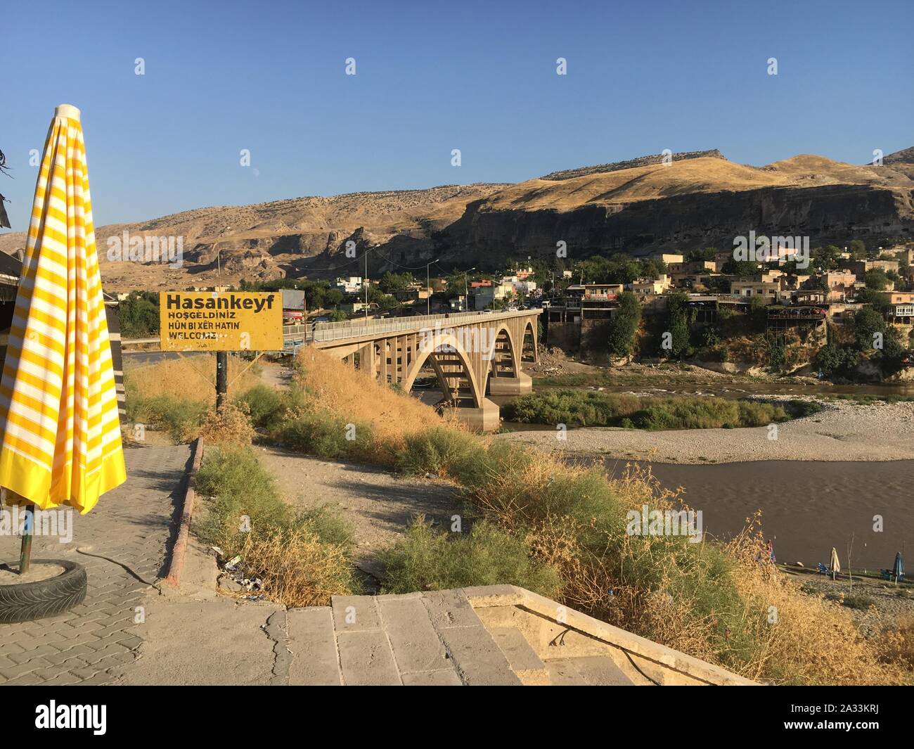 Hasankeyf on tigris river southeast hi-res stock photography and images ...