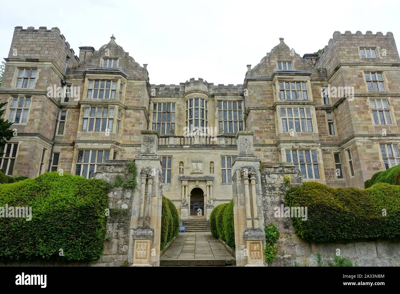 Fountains hall north yorkshire hi-res stock photography and images - Alamy
