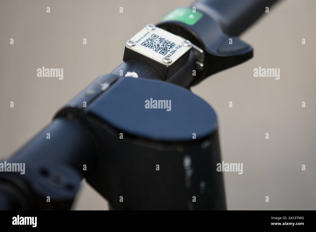 Qr brand logo hi-res stock photography and images - Alamy