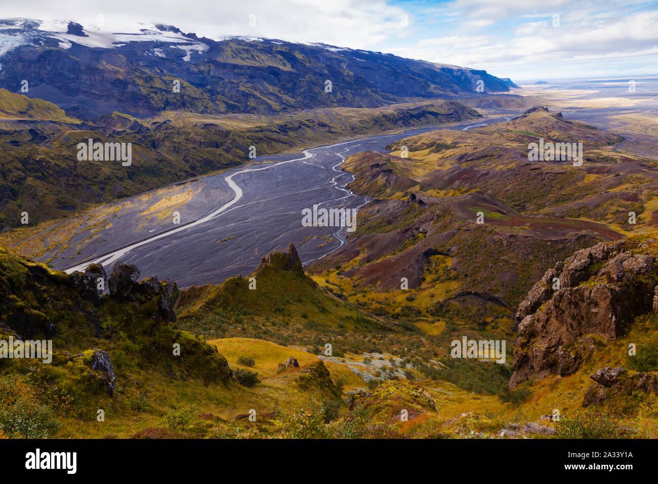 Mountain landscape and Krossa river in the Icelandic interior ...