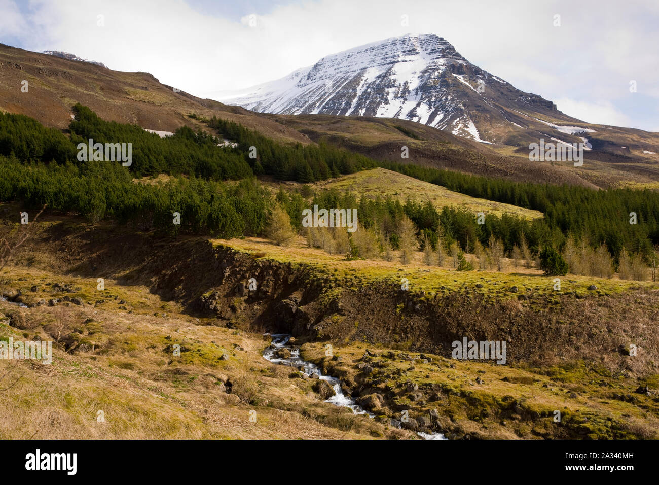 Mount esja hi-res stock photography and images - Alamy