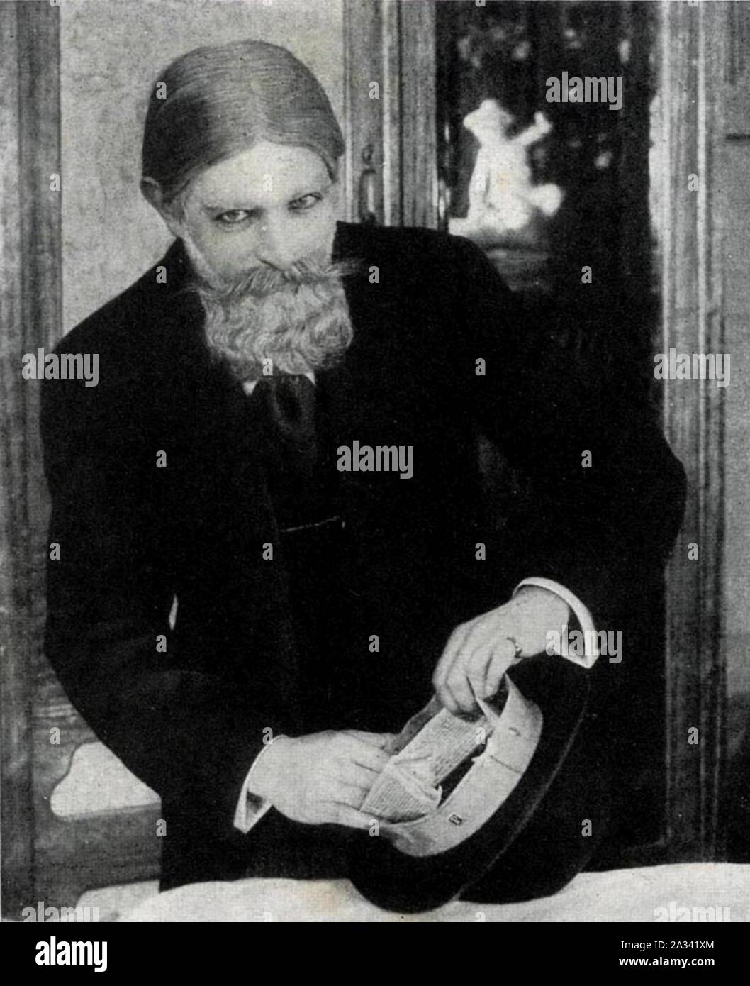 Fantômas hi-res stock photography and images - Alamy