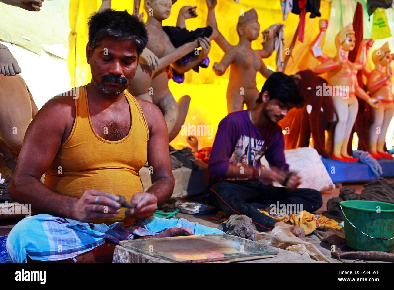 Idol making hi-res stock photography and images - Alamy