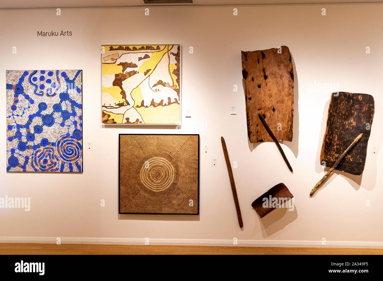 Aboriginal art gallery alice springs hi-res stock photography and ...