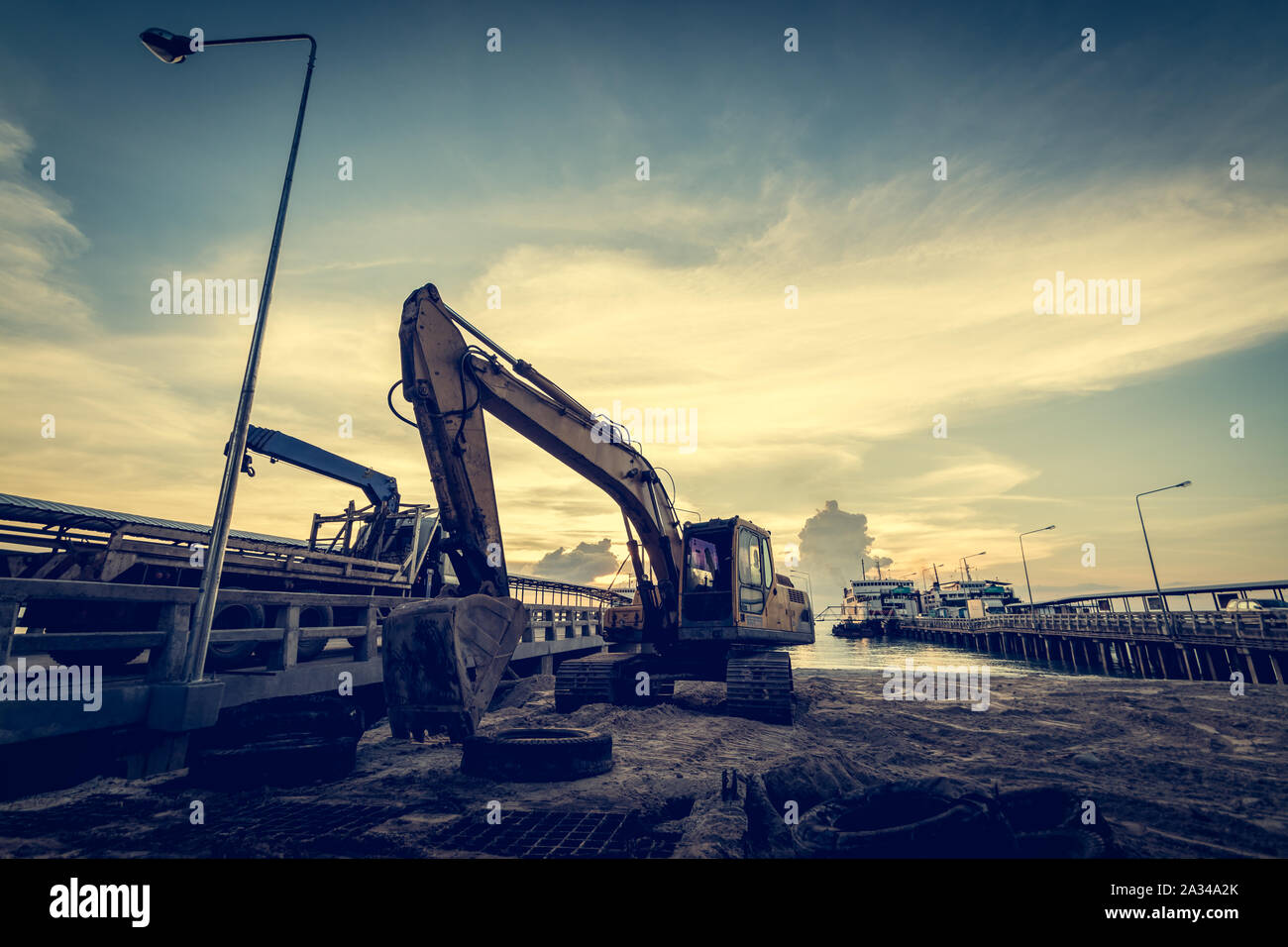 Excavator construction site sunset hi-res stock photography and images ...