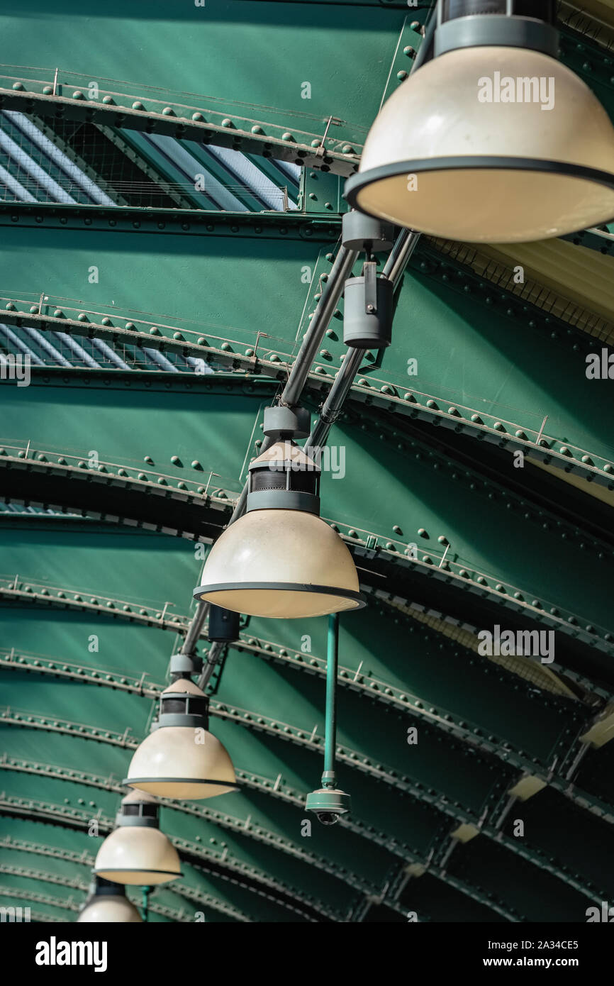 Vintage metro lamps hi-res stock photography and images - Alamy