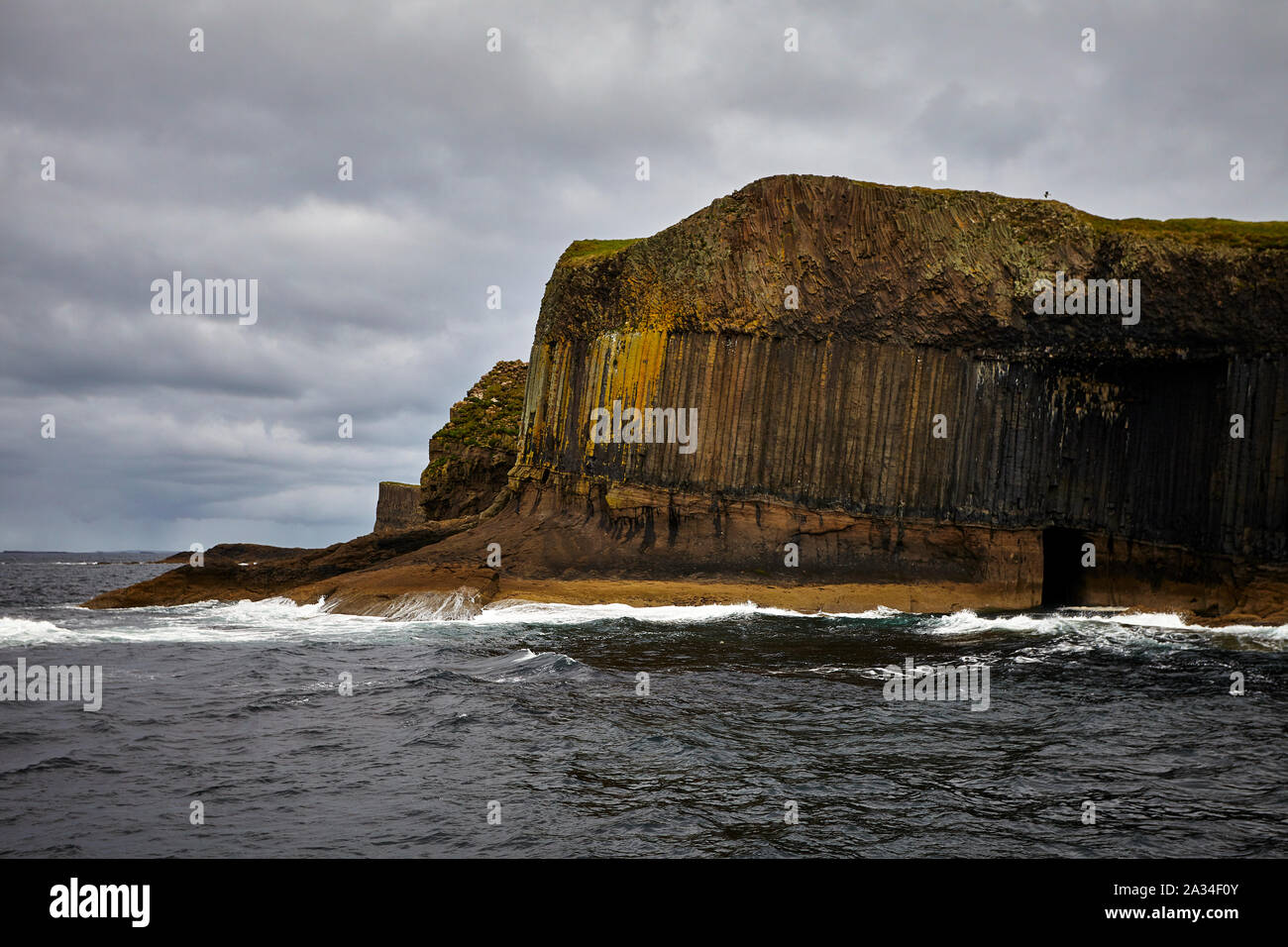Hexagonal basaltic columns on Staffa, Inner Hebrides, Scotland, UK ...