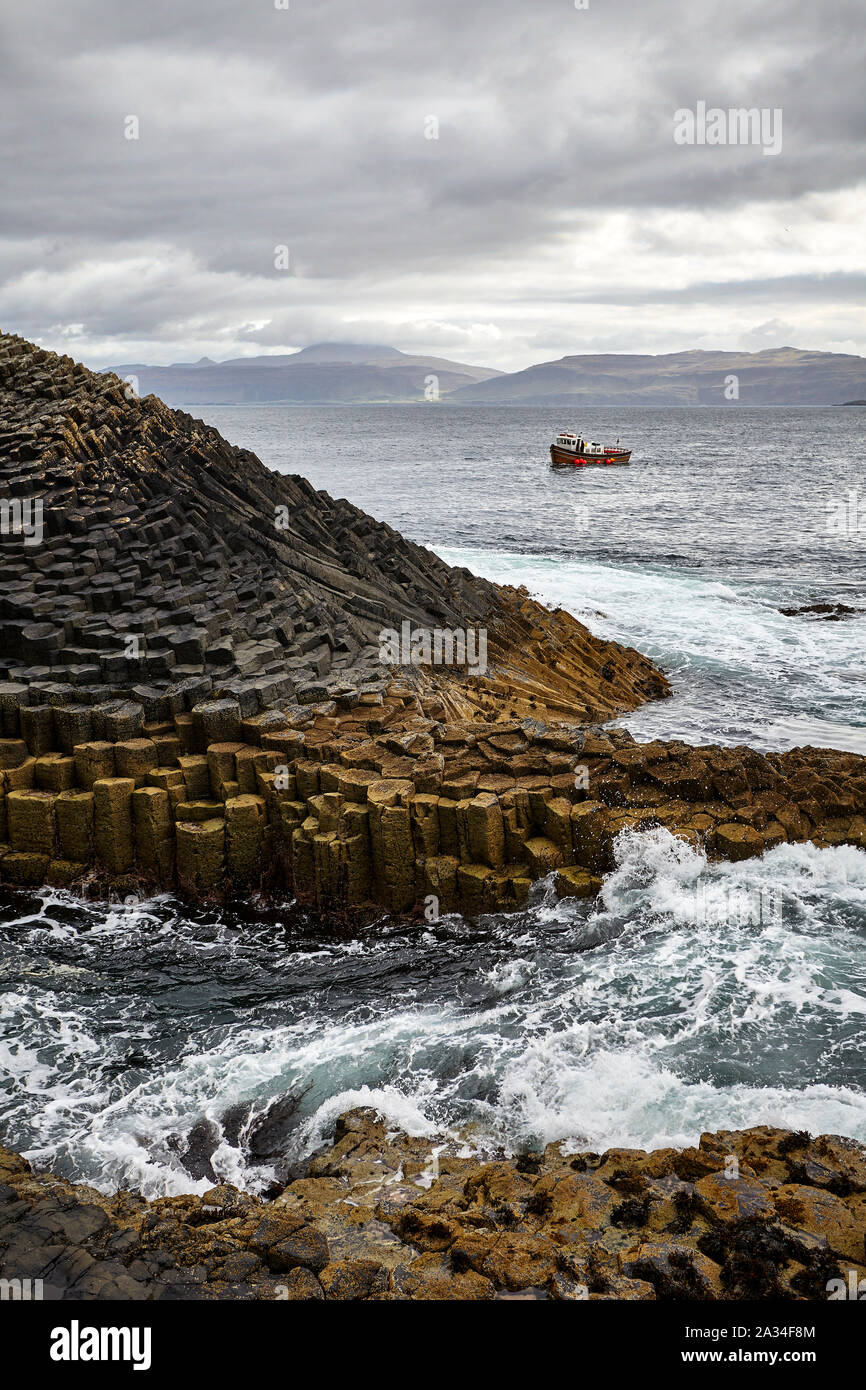 Hexagonal basaltic columns on Staffa, Inner Hebrides, Scotland, UK ...