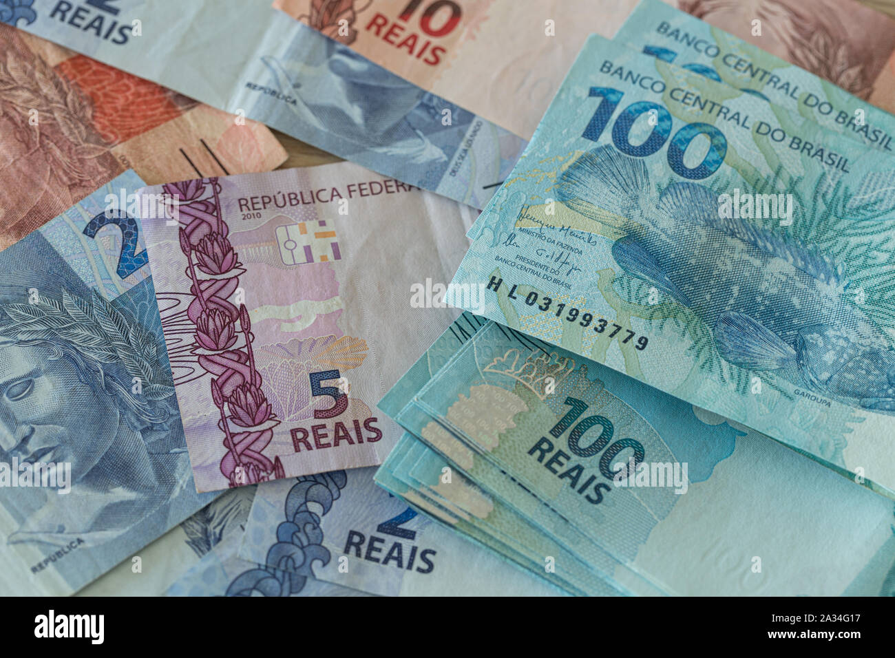 Brazilian money, different denominations Stock Photo - Alamy