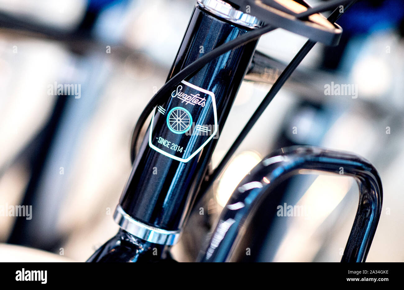 Swapfiets logo hi-res stock photography and images - Alamy