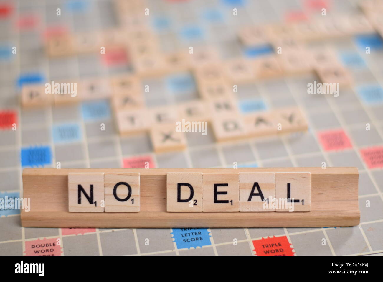 Deal or no deal board game hi-res stock photography and images - Alamy