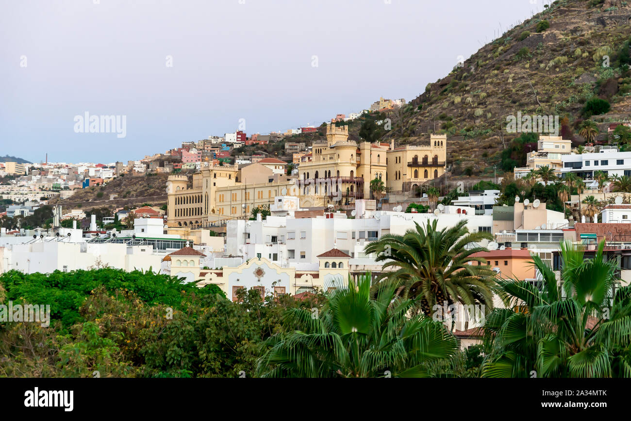 Cityscape santa cruz tenerife hi-res stock photography and images - Alamy