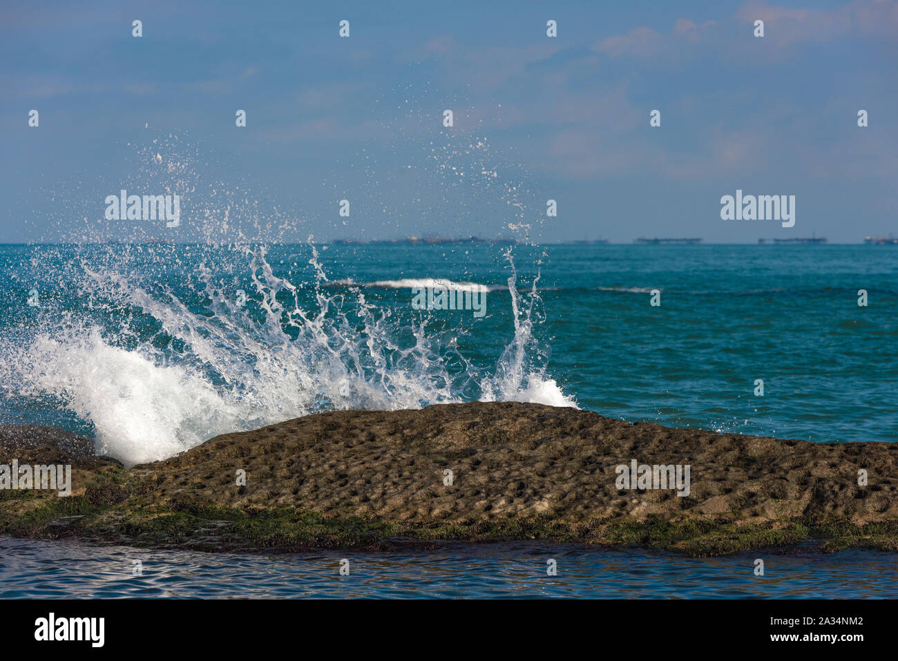 Big wave reef hi-res stock photography and images - Alamy