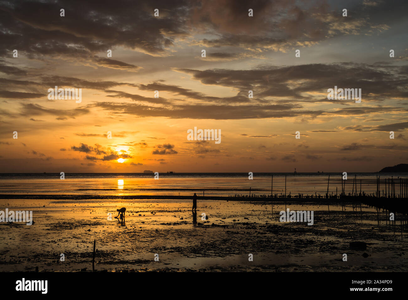 Dramatic urban scenery hi-res stock photography and images - Alamy